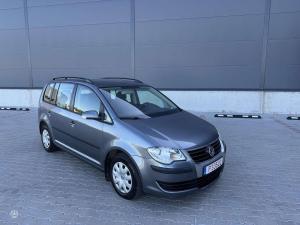 Pelēks Volkswagen Touran 2007 Šauļi, ar dzinēja tilpumu 1.60 L un nobraukumu 248 tūkst. km par 2890 €, foto 5 vietnē AUTOMOTO.COM.LV