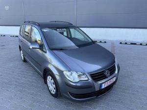 Pelēks Volkswagen Touran 2007 Šauļi, ar dzinēja tilpumu 1.60 L un nobraukumu 248 tūkst. km par 2890 €, foto 7 vietnē AUTOMOTO.COM.LV