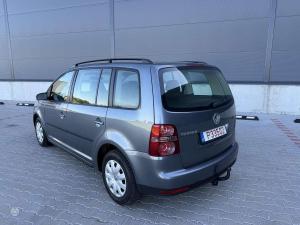 Pelēks Volkswagen Touran 2007 Šauļi, ar dzinēja tilpumu 1.60 L un nobraukumu 248 tūkst. km par 2890 €, foto 13 vietnē AUTOMOTO.COM.LV
