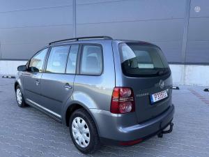 Pelēks Volkswagen Touran 2007 Šauļi, ar dzinēja tilpumu 1.60 L un nobraukumu 248 tūkst. km par 2890 €, foto 15 vietnē AUTOMOTO.COM.LV