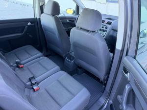 Pelēks Volkswagen Touran 2007 Šauļi, ar dzinēja tilpumu 1.60 L un nobraukumu 248 tūkst. km par 2890 €, foto 22 vietnē AUTOMOTO.COM.LV