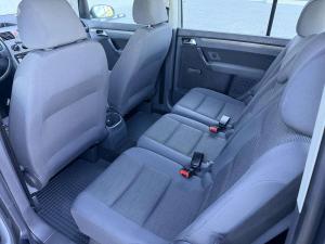 Pelēks Volkswagen Touran 2007 Šauļi, ar dzinēja tilpumu 1.60 L un nobraukumu 248 tūkst. km par 2890 €, foto 23 vietnē AUTOMOTO.COM.LV