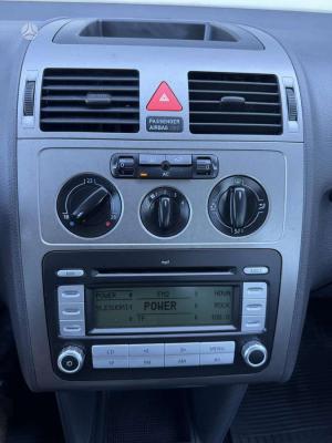 Pelēks Volkswagen Touran 2007 Šauļi, ar dzinēja tilpumu 1.60 L un nobraukumu 248 tūkst. km par 2890 €, foto 27 vietnē AUTOMOTO.COM.LV