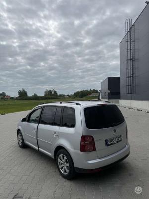 Grey Volkswagen Touran 2007 in Siauliai, with an engine capacity of 1.90 L and mileage of 290 thousand km for 2350 €, photo 5 on AUTOMOTO.COM.LV