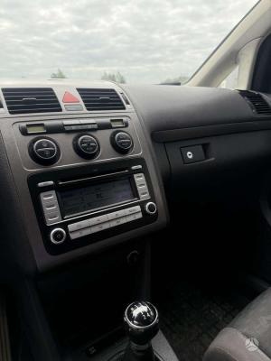 Grey Volkswagen Touran 2007 in Siauliai, with an engine capacity of 1.90 L and mileage of 290 thousand km for 2350 €, photo 9 on AUTOMOTO.COM.LV