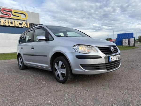 Grey Volkswagen Touran 2007 in Daugavpils, with an engine capacity of 1.90 L and mileage of 344 thousand km for 2400 €, photo 7 on AUTOMOTO.COM.LV