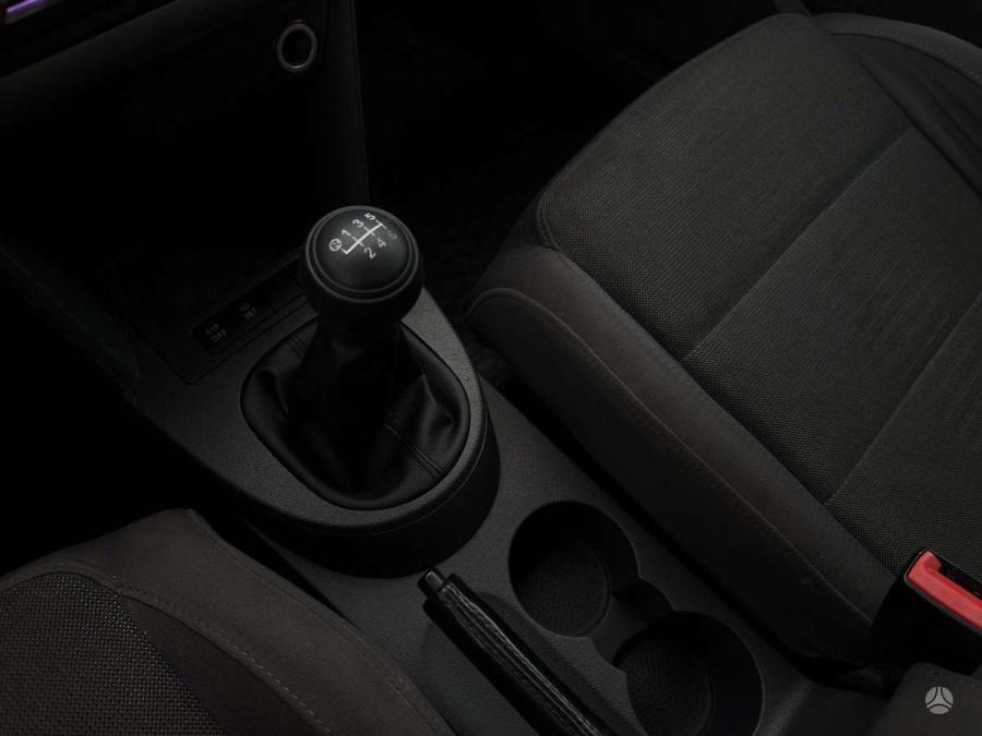 Pelēks Volkswagen Touran 2007 Kauņa, ar dzinēja tilpumu 2.00 L un nobraukumu 265 tūkst. km par 4499 €, foto 16 vietnē AUTOMOTO.COM.LV