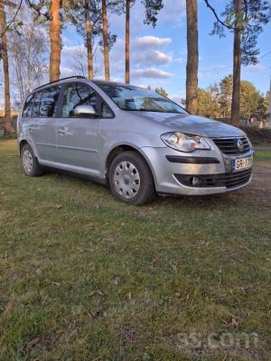 Pelēks Volkswagen Touran 2007 Dobele, ar dzinēja tilpumu 1.90 L un nobraukumu 359 tūkst. km par 2300 €, foto 7 vietnē AUTOMOTO.COM.LV