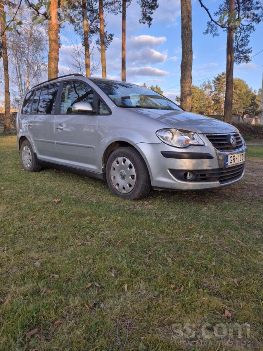 Pelēks Volkswagen Touran 2007 Dobele, ar dzinēja tilpumu 1.90 L un nobraukumu 359 tūkst. km par 2300 €, foto 7 vietnē AUTOMOTO.COM.LV