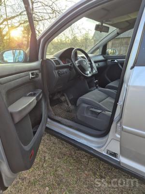 Pelēks Volkswagen Touran 2007 Dobele, ar dzinēja tilpumu 1.90 L un nobraukumu 359 tūkst. km par 2300 €, foto 12 vietnē AUTOMOTO.COM.LV