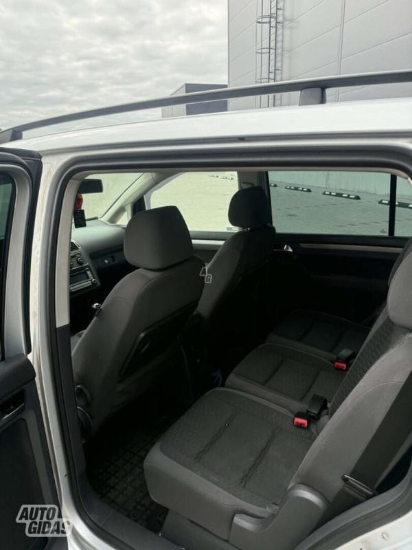 Grey Volkswagen Touran 2007 in Siauliai, with an engine capacity of 1.90 L and mileage of 290 thousand km for 2350 €, photo 7 on AUTOMOTO.COM.LV