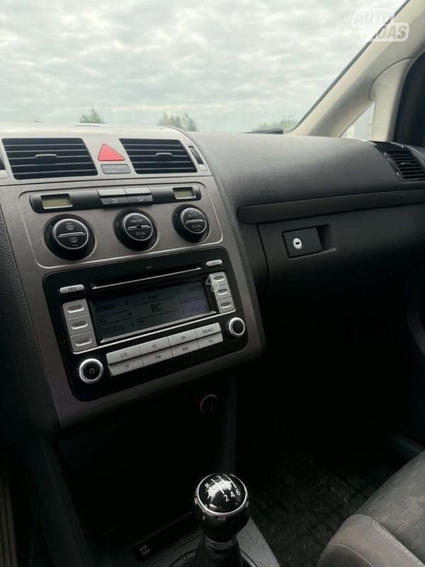 Grey Volkswagen Touran 2007 in Siauliai, with an engine capacity of 1.90 L and mileage of 290 thousand km for 2350 €, photo 8 on AUTOMOTO.COM.LV