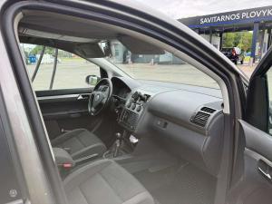 Pelēks Volkswagen Touran 2007 Kauņa, ar dzinēja tilpumu 1.90 L un nobraukumu 206 tūkst. km par 3400 €, foto 7 vietnē AUTOMOTO.COM.LV