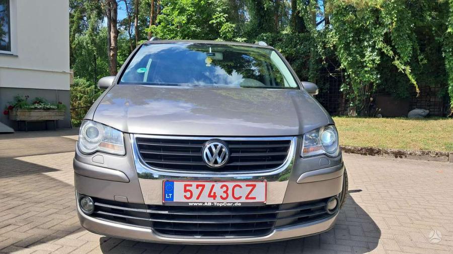 Pelēks Volkswagen Touran 2007 Prienai, ar dzinēja tilpumu 1.97 L un nobraukumu 271 tūkst. km par 3999 €, foto 3 vietnē AUTOMOTO.COM.LV