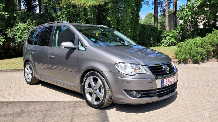 Pelēks Volkswagen Touran 2007 Prienai, ar dzinēja tilpumu 1.97 L un nobraukumu 271 tūkst. km par 3999 €, foto 6 vietnē AUTOMOTO.COM.LV