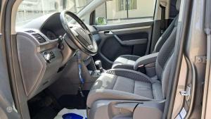 Pelēks Volkswagen Touran 2007 Prienai, ar dzinēja tilpumu 1.97 L un nobraukumu 271 tūkst. km par 3999 €, foto 15 vietnē AUTOMOTO.COM.LV
