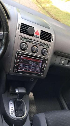 Pelēks Volkswagen Touran 2007 Prienai, ar dzinēja tilpumu 1.97 L un nobraukumu 271 tūkst. km par 3999 €, foto 16 vietnē AUTOMOTO.COM.LV