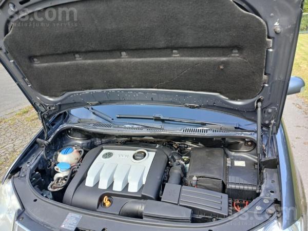 Pelēks Volkswagen Touran 2007 Ogre, ar dzinēja tilpumu 1.90 L un nobraukumu 343 tūkst. km par 2500 €, foto 7 vietnē AUTOMOTO.COM.LV