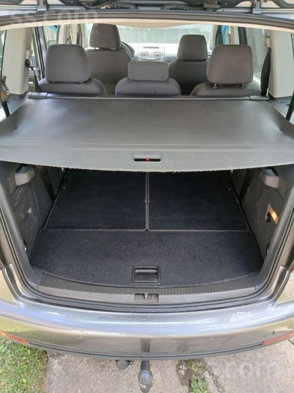 Pelēks Volkswagen Touran 2007 Ogre, ar dzinēja tilpumu 1.90 L un nobraukumu 343 tūkst. km par 2500 €, foto 10 vietnē AUTOMOTO.COM.LV
