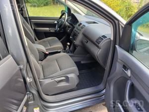 Pelēks Volkswagen Touran 2007 Ogre, ar dzinēja tilpumu 1.90 L un nobraukumu 343 tūkst. km par 2500 €, foto 12 vietnē AUTOMOTO.COM.LV