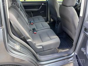 Pelēks Volkswagen Touran 2007 Ogre, ar dzinēja tilpumu 1.90 L un nobraukumu 343 tūkst. km par 2500 €, foto 13 vietnē AUTOMOTO.COM.LV