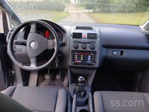 Pelēks Volkswagen Touran 2007 Ogre, ar dzinēja tilpumu 1.90 L un nobraukumu 343 tūkst. km par 2500 €, foto 14 vietnē AUTOMOTO.COM.LV