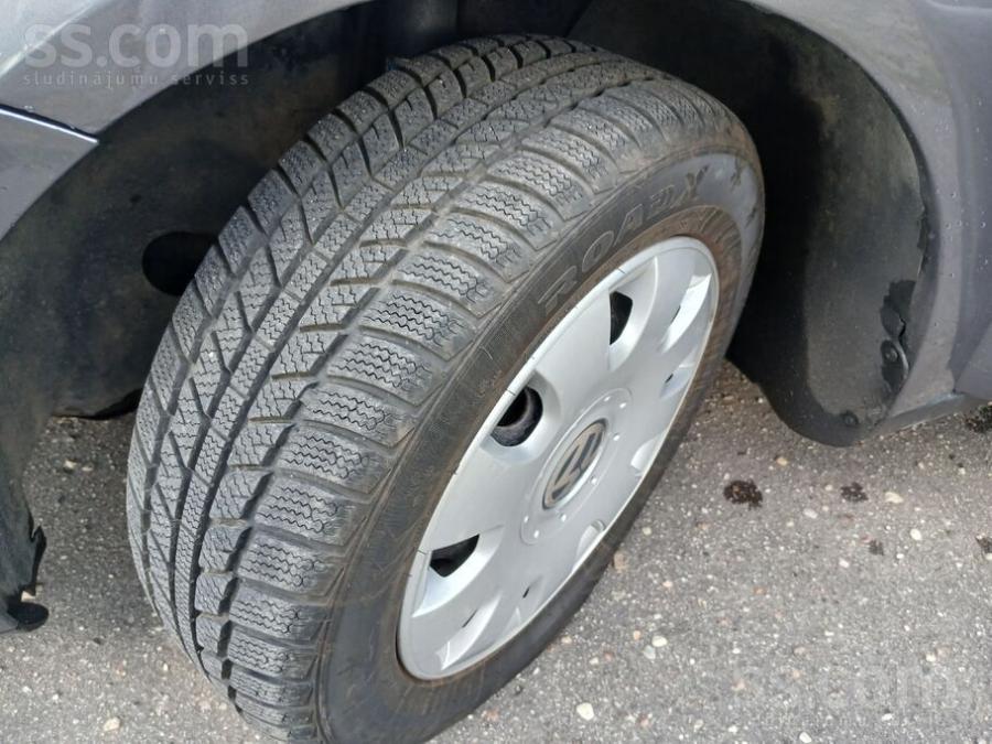 Pelēks Volkswagen Touran 2007 Ogre, ar dzinēja tilpumu 1.90 L un nobraukumu 343 tūkst. km par 2500 €, foto 15 vietnē AUTOMOTO.COM.LV
