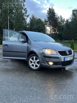 Pelēks Volkswagen Touran 2007 Gulbene, ar dzinēja tilpumu 1.90 L un nobraukumu 400 tūkst. km par 1950 €, foto 3 vietnē AUTOMOTO.COM.LV