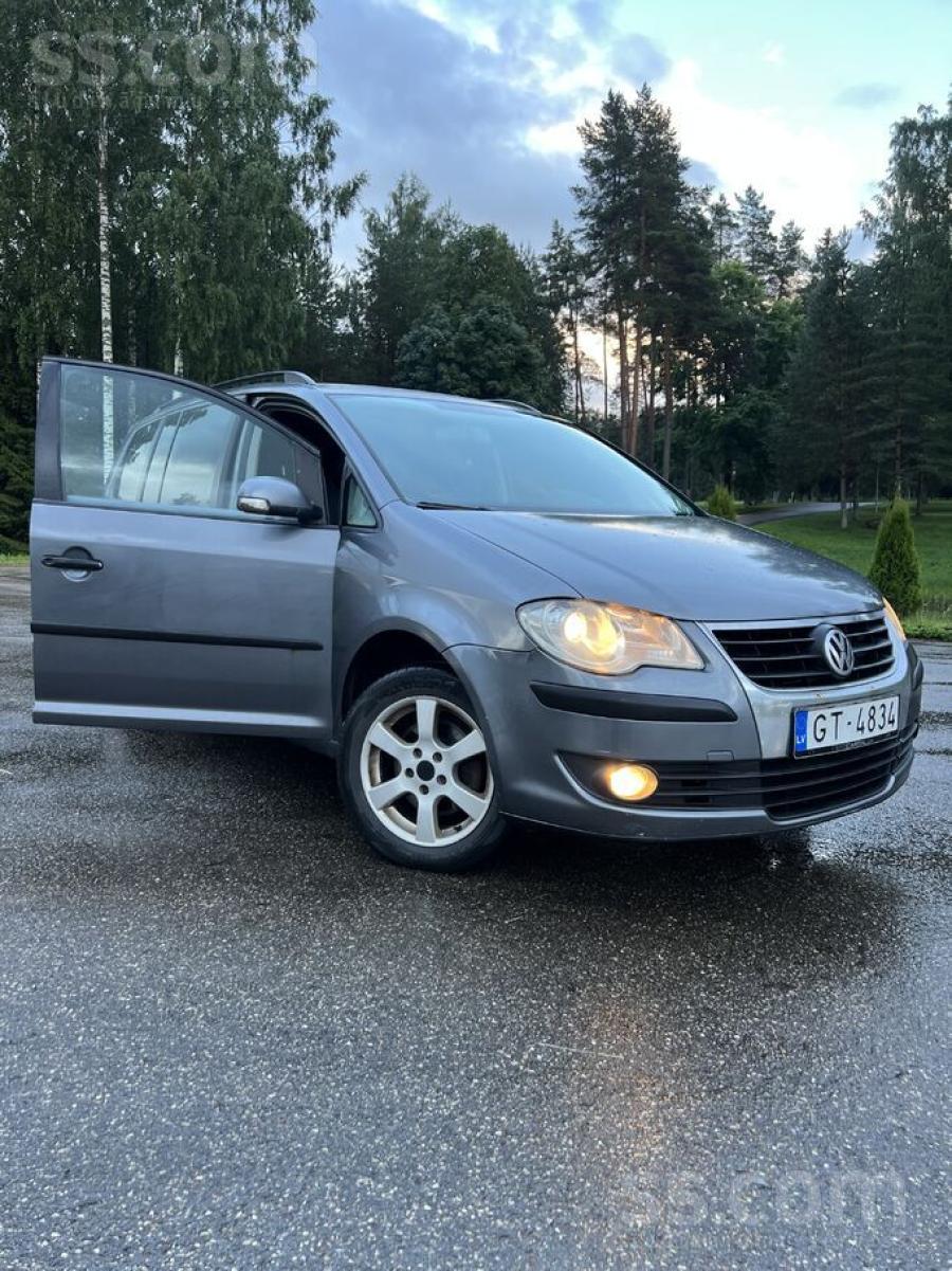 Pelēks Volkswagen Touran 2007 Gulbene, ar dzinēja tilpumu 1.90 L un nobraukumu 400 tūkst. km par 1950 €, foto 3 vietnē AUTOMOTO.COM.LV