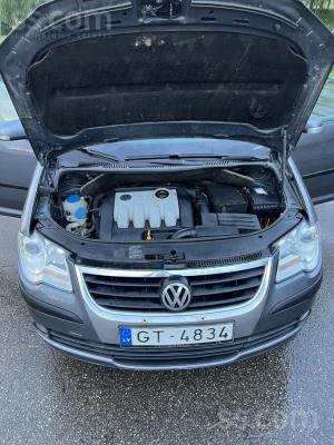 Pelēks Volkswagen Touran 2007 Gulbene, ar dzinēja tilpumu 1.90 L un nobraukumu 400 tūkst. km par 1950 €, foto 10 vietnē AUTOMOTO.COM.LV