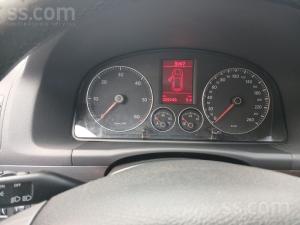 Grey Volkswagen Touran 2007 in Ludza, with an engine capacity of 1.90 L and mileage of 220 thousand km for 4390 €, photo 15 on AUTOMOTO.COM.LV
