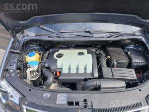 Grey Volkswagen Touran 2007 in Ludza, with an engine capacity of 1.90 L and mileage of 220 thousand km for 4390 €, photo 17 on AUTOMOTO.COM.LV