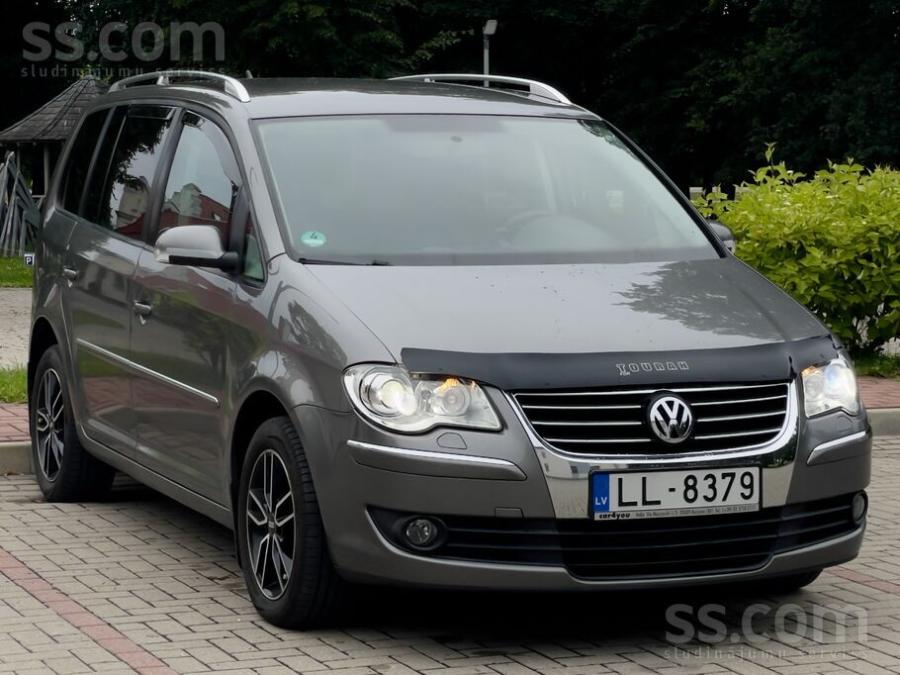 Grey Volkswagen Touran 2007 in Jelgava, with an engine capacity of 2.00 L and mileage of 278 thousand km for 2900 €, photo 1 on AUTOMOTO.COM.LV
