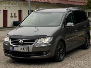 Grey Volkswagen Touran 2007 in Jelgava, with an engine capacity of 2.00 L and mileage of 278 thousand km for 2900 €, photo 3 on AUTOMOTO.COM.LV