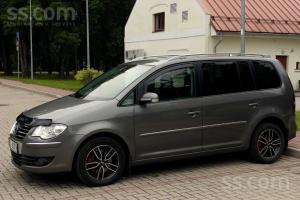 Grey Volkswagen Touran 2007 in Jelgava, with an engine capacity of 2.00 L and mileage of 278 thousand km for 2900 €, photo 4 on AUTOMOTO.COM.LV