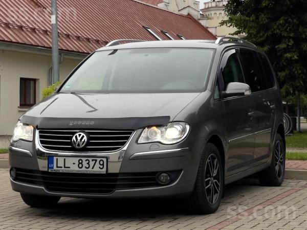 Pelēks Volkswagen Touran 2007 Jelgava, ar dzinēja tilpumu 2.00 L un nobraukumu 278 tūkst. km par 2900 €, foto 8 vietnē AUTOMOTO.COM.LV