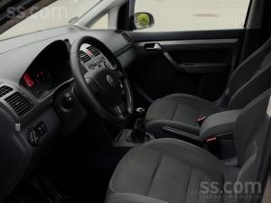 Grey Volkswagen Touran 2007 in Jelgava, with an engine capacity of 2.00 L and mileage of 278 thousand km for 2900 €, photo 13 on AUTOMOTO.COM.LV
