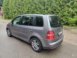 Pelēks Volkswagen Touran 2007 Prienai, ar dzinēja tilpumu 1.39 L un nobraukumu 0 tūkst. km par 1250 €, foto 5 vietnē AUTOMOTO.COM.LV
