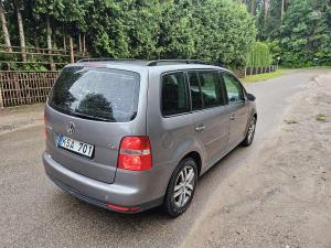 Pelēks Volkswagen Touran 2007 Prienai, ar dzinēja tilpumu 1.39 L un nobraukumu 0 tūkst. km par 1250 €, foto 6 vietnē AUTOMOTO.COM.LV