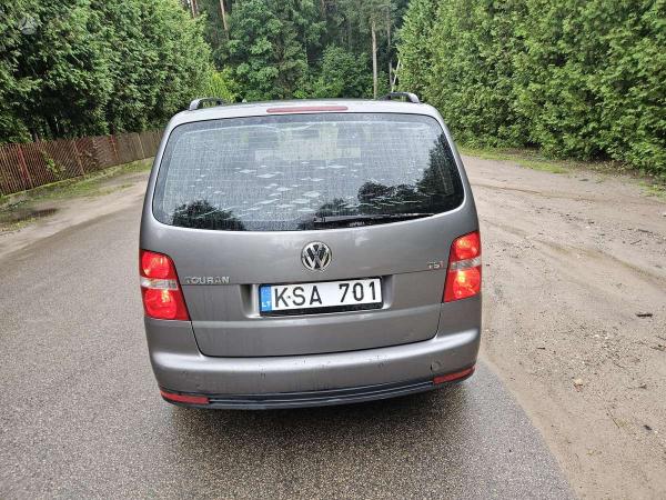 Pelēks Volkswagen Touran 2007 Prienai, ar dzinēja tilpumu 1.39 L un nobraukumu 0 tūkst. km par 1250 €, foto 6 vietnē AUTOMOTO.COM.LV