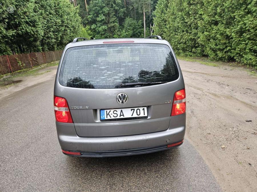 Pelēks Volkswagen Touran 2007 Prienai, ar dzinēja tilpumu 1.39 L un nobraukumu 0 tūkst. km par 1250 €, foto 7 vietnē AUTOMOTO.COM.LV