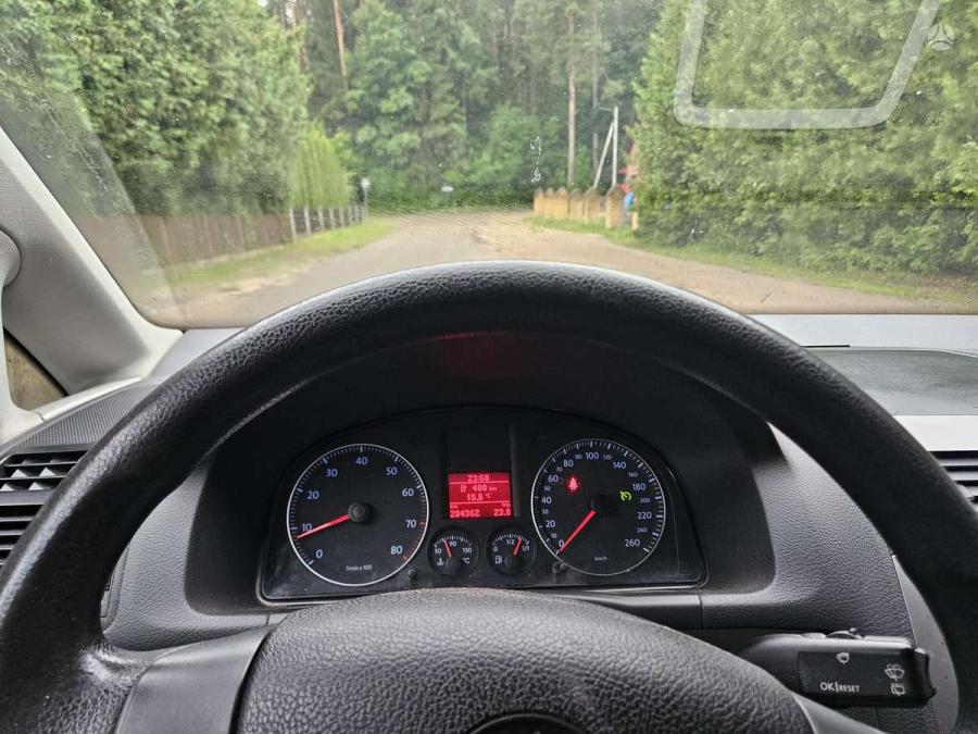 Pelēks Volkswagen Touran 2007 Prienai, ar dzinēja tilpumu 1.39 L un nobraukumu 0 tūkst. km par 1250 €, foto 14 vietnē AUTOMOTO.COM.LV