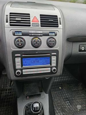 Pelēks Volkswagen Touran 2007 Prienai, ar dzinēja tilpumu 1.39 L un nobraukumu 0 tūkst. km par 1250 €, foto 15 vietnē AUTOMOTO.COM.LV