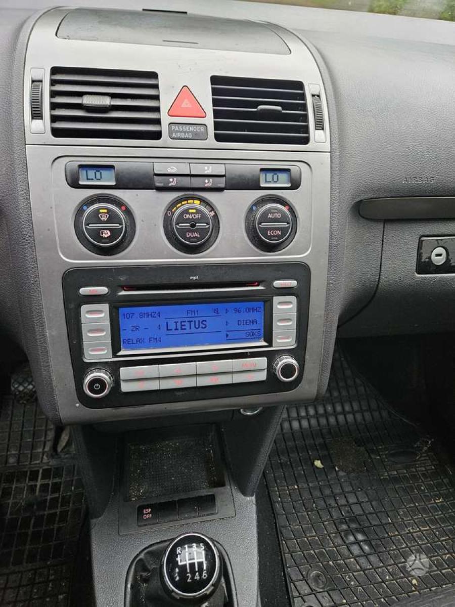 Pelēks Volkswagen Touran 2007 Prienai, ar dzinēja tilpumu 1.39 L un nobraukumu 0 tūkst. km par 1250 €, foto 15 vietnē AUTOMOTO.COM.LV