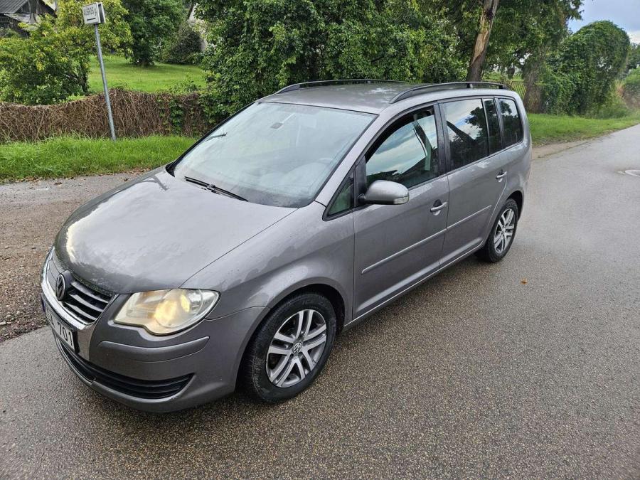Pelēks Volkswagen Touran 2007 Prienai, ar dzinēja tilpumu 1.39 L un nobraukumu 0 tūkst. km par 1250 €, foto 16 vietnē AUTOMOTO.COM.LV