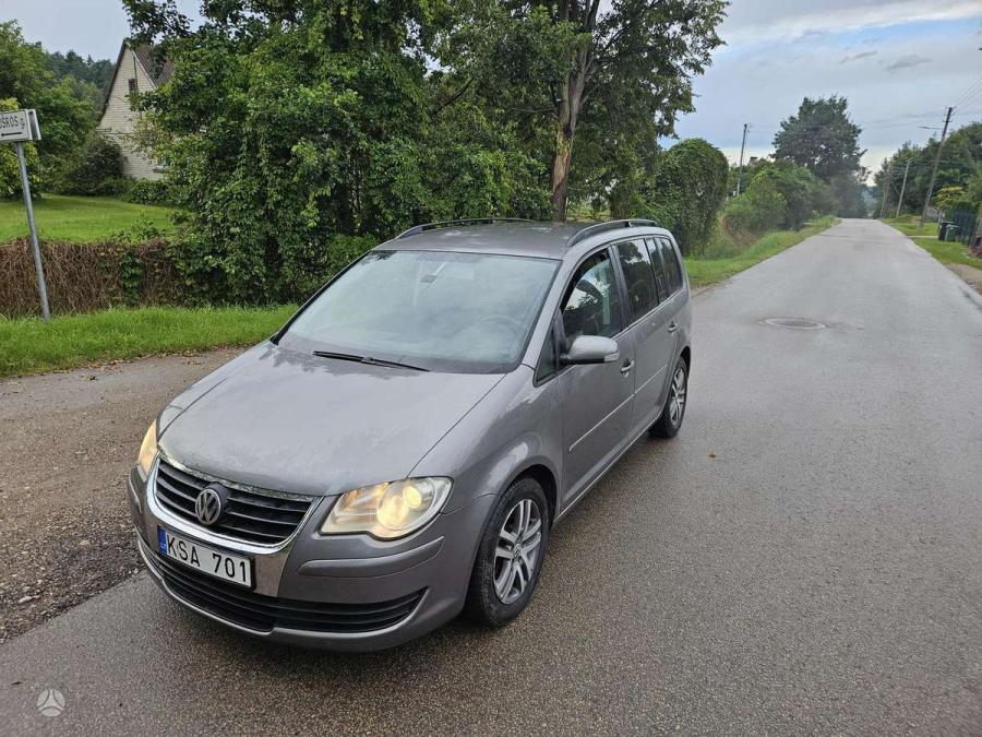 Pelēks Volkswagen Touran 2007 Prienai, ar dzinēja tilpumu 1.39 L un nobraukumu 0 tūkst. km par 1250 €, foto 17 vietnē AUTOMOTO.COM.LV