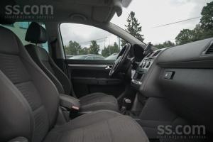 Grey Volkswagen Touran 2007 in Riga, with an engine capacity of 2.00 L and mileage of 290 thousand km for 4590 €, photo 7 on AUTOMOTO.COM.LV