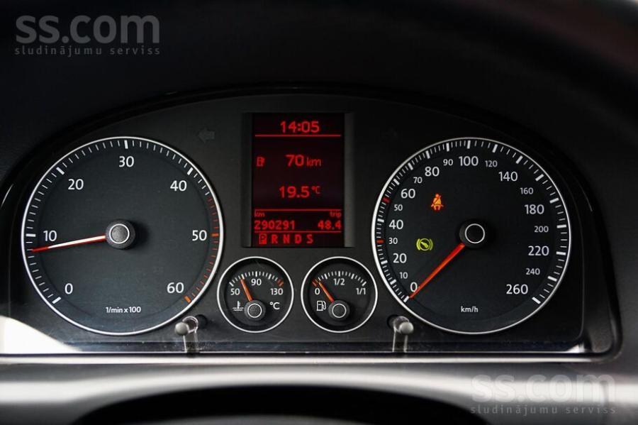 Grey Volkswagen Touran 2007 in Riga, with an engine capacity of 2.00 L and mileage of 290 thousand km for 4590 €, photo 13 on AUTOMOTO.COM.LV