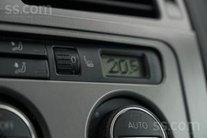 Grey Volkswagen Touran 2007 in Riga, with an engine capacity of 2.00 L and mileage of 290 thousand km for 4590 €, photo 16 on AUTOMOTO.COM.LV