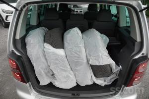 Grey Volkswagen Touran 2007 in Riga, with an engine capacity of 2.00 L and mileage of 290 thousand km for 4590 €, photo 21 on AUTOMOTO.COM.LV